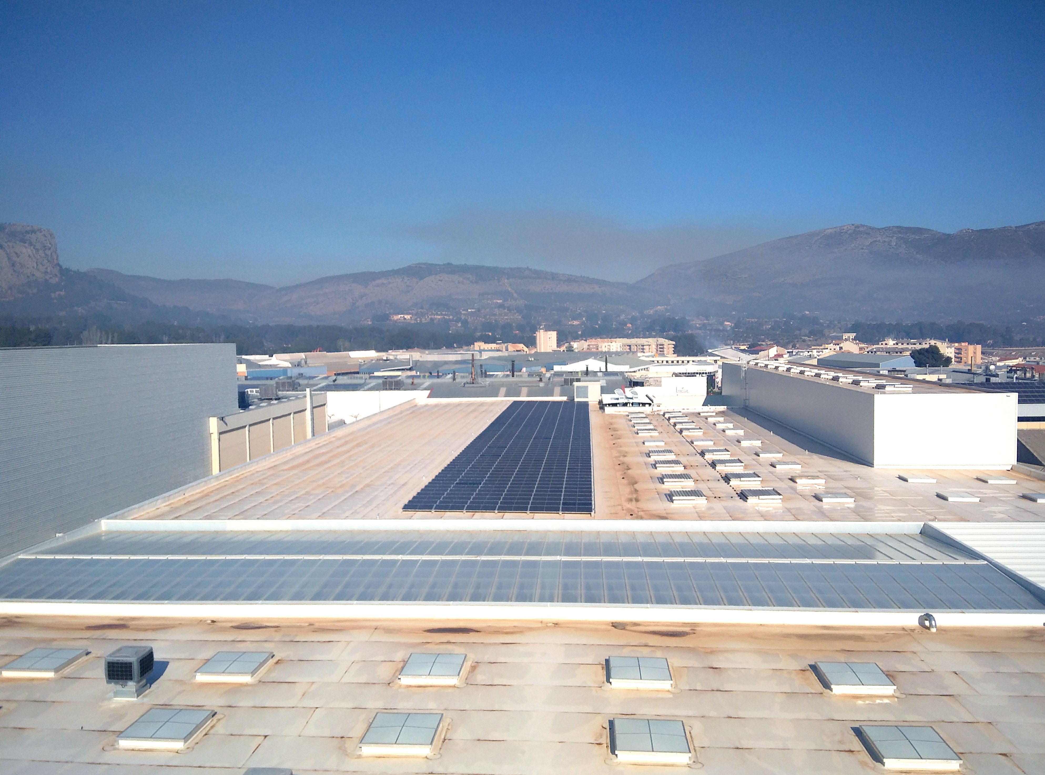 Instalación fotovoltaica Textiles Pascual - Cubierta Solar